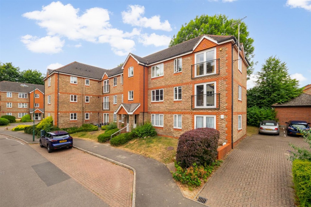 Sevenoaks Close, Sutton, 2 bedroom, Apartment - Purpose Built